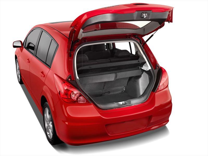 Nissan Tiida HB Emotion (2014)