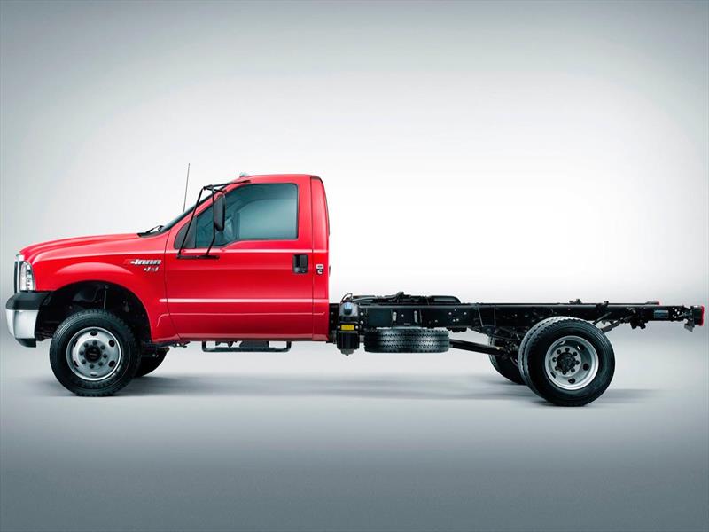 Ford F-4000 2.8L 4x4 (2018)