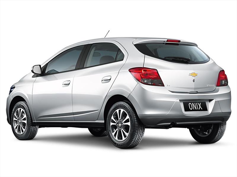 Chevrolet Onix LT (2016)