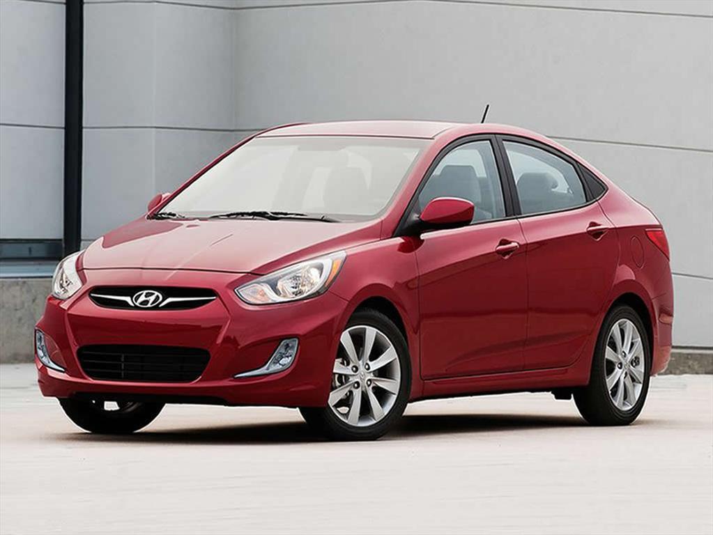 Dodge Attitude GLS 1.4L (2013)