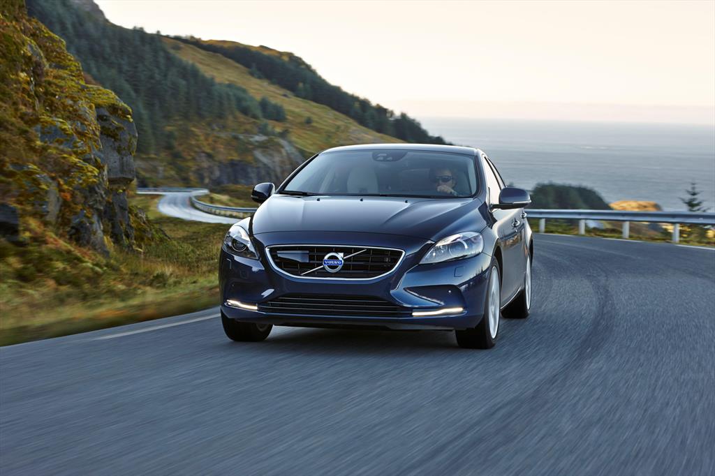 Volvo V40 First Edition T3 (2014)