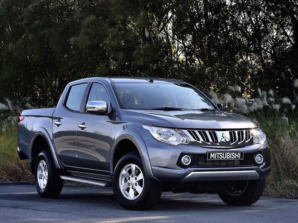 Mitsubishi L-200 2.4L Katana CRT 4X4 (2017)