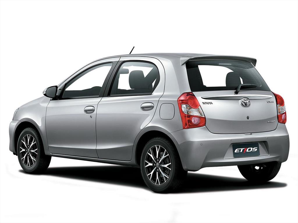 Toyota Etios Hatchback Platinum Aut 2016/17 (2017)