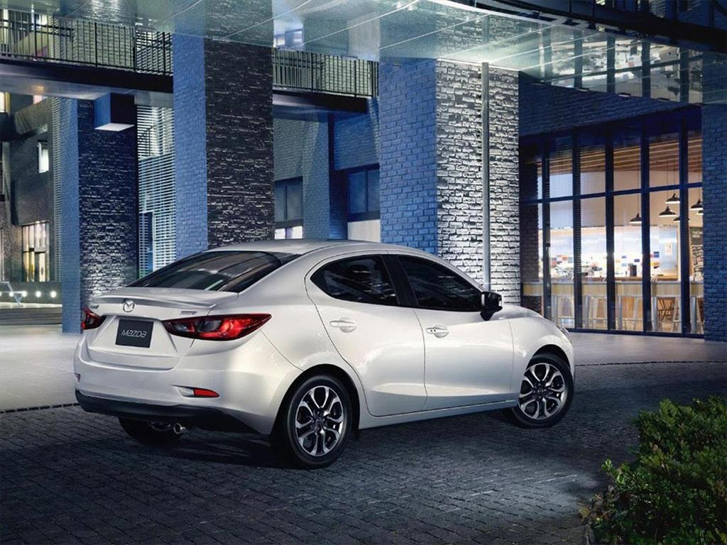 Mazda 2 Sedan nuevos, precios del catálogo y cotizaciones.